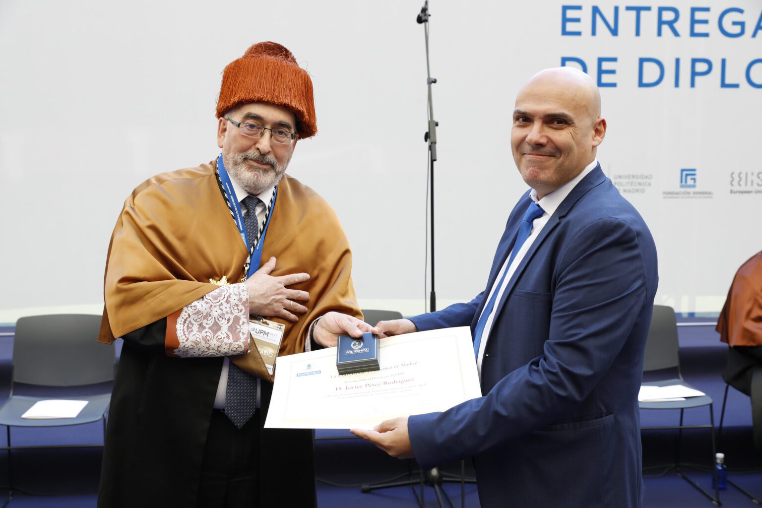 Entrega de Diplomas 2022 en el Wanda Metropolitano | Escuela ...